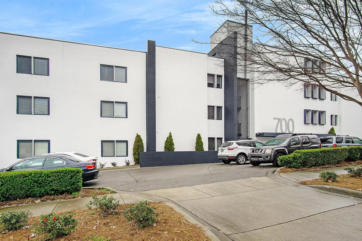 The 700 - KH Management